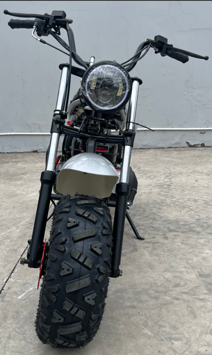 Trailmaster Mini Bike Hurricane 200 Pro, Electric start, front and rea